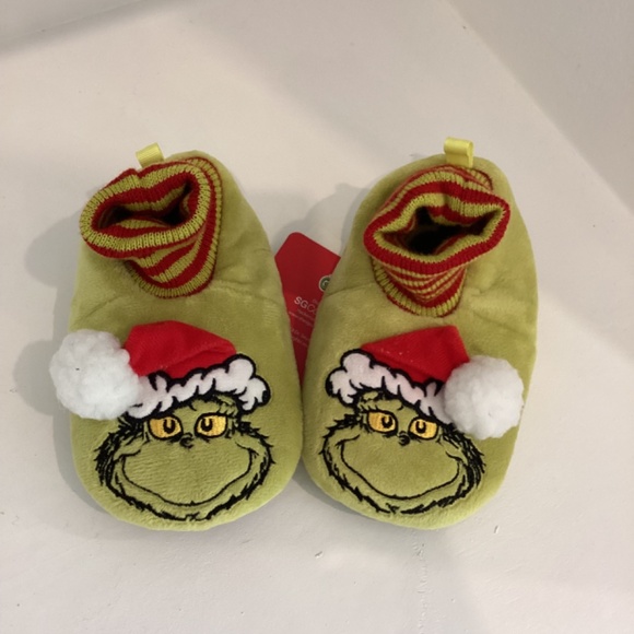 Dr. Seuss | Shoes | Nwt The Grinch Drseuss Green Kids Slippers Various ...